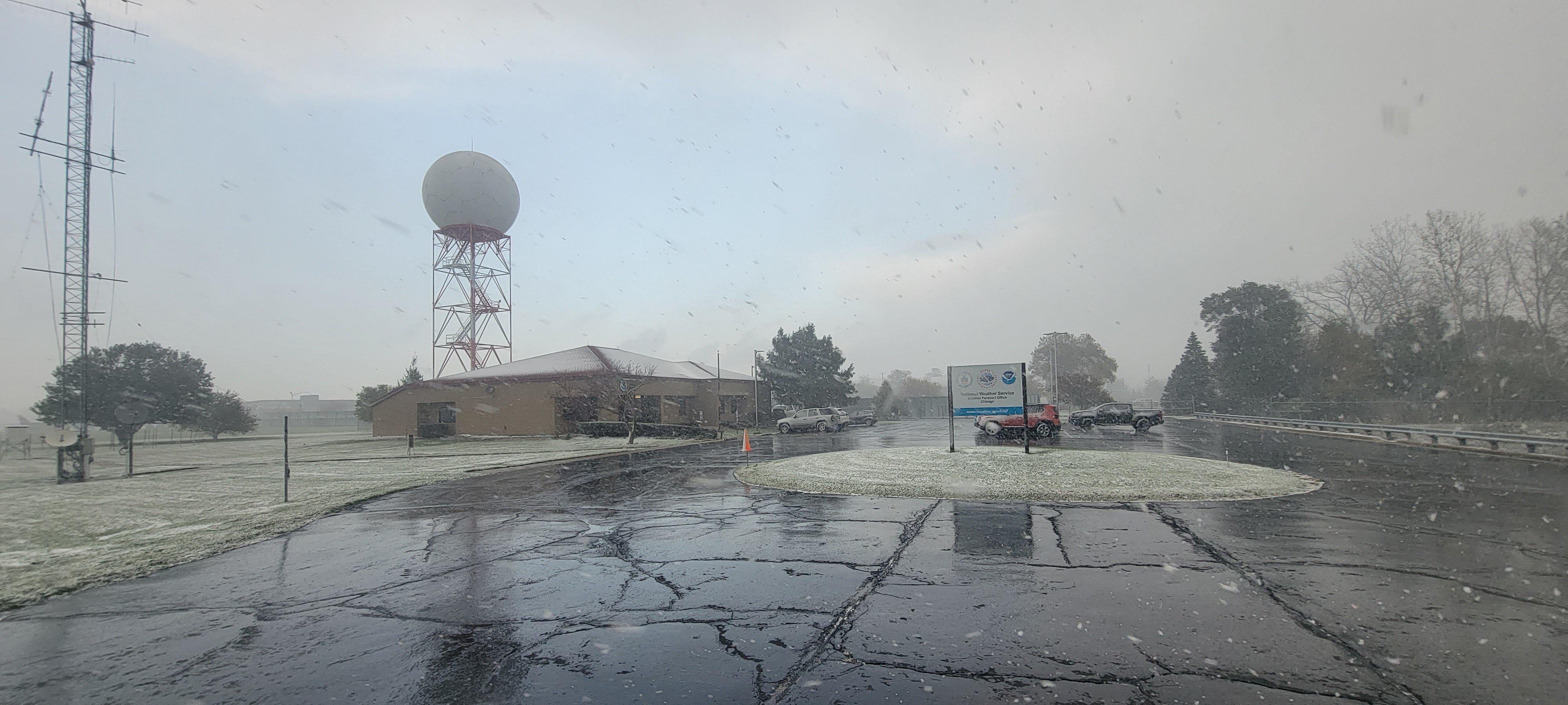 October Starts Warm and Ends with Snow in the Midwest